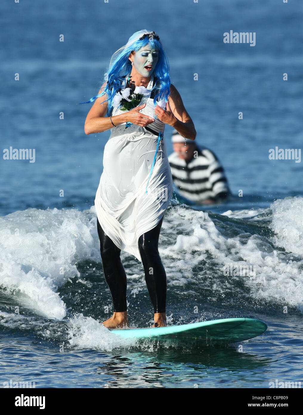 Halloween usa costume surf hi-res stock photography and images - Alamy