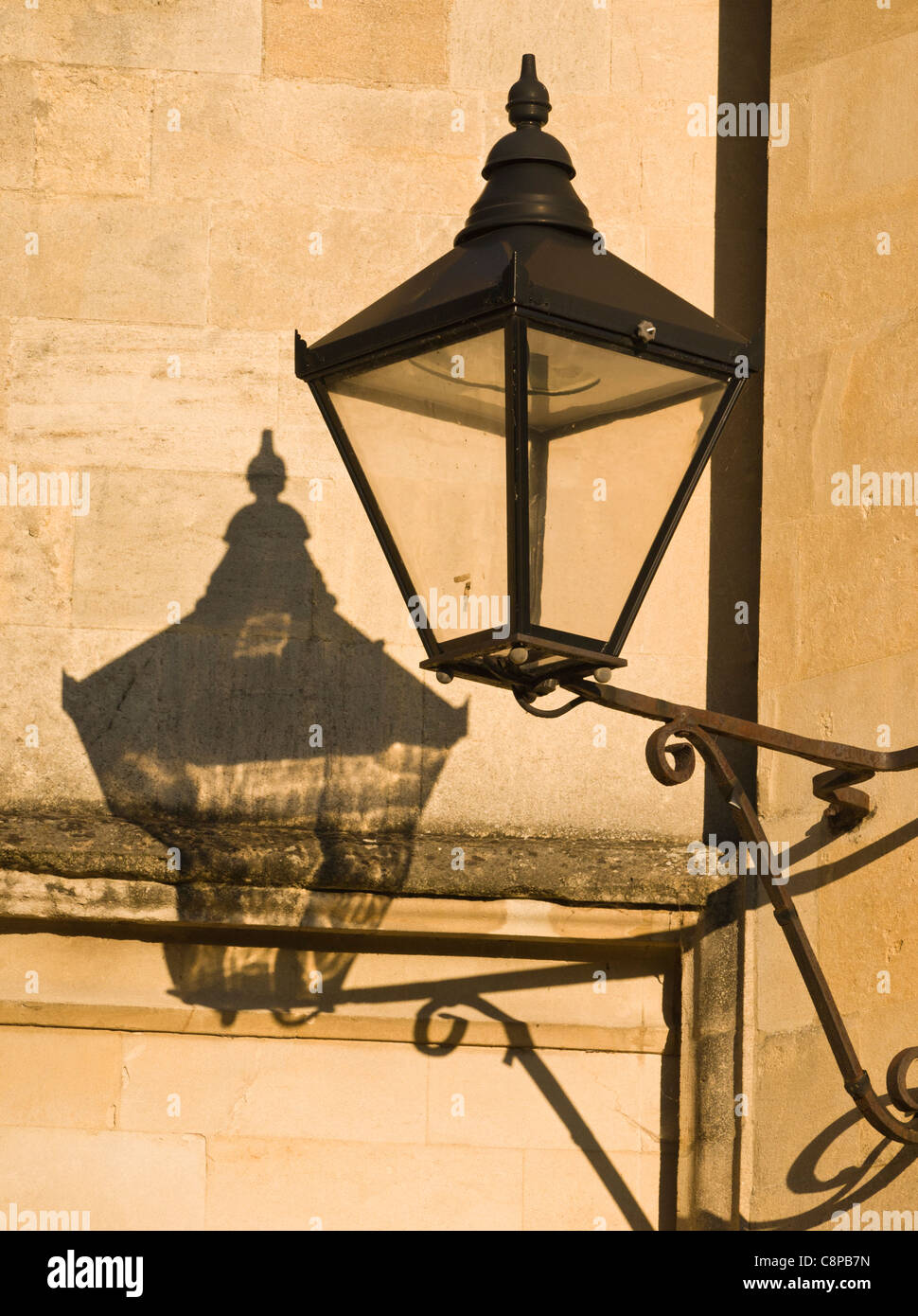 Old street lamp Radcliffe Square Oxford UK Stock Photo - Alamy