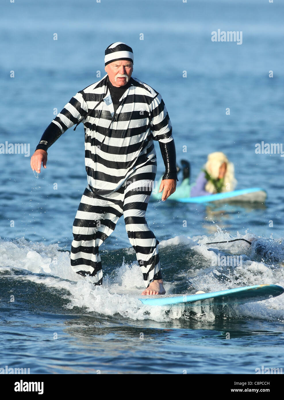 MALE SURFER AS CONVICT BLACKIE'S HALLOWEEN COSTUME SURF CONTEST 2011 ...
