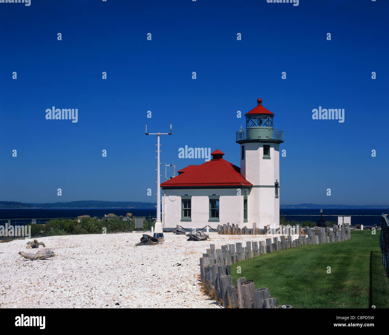 AA03448-03...WASHINGTON - Alki Point Light along the shore of Puget ...