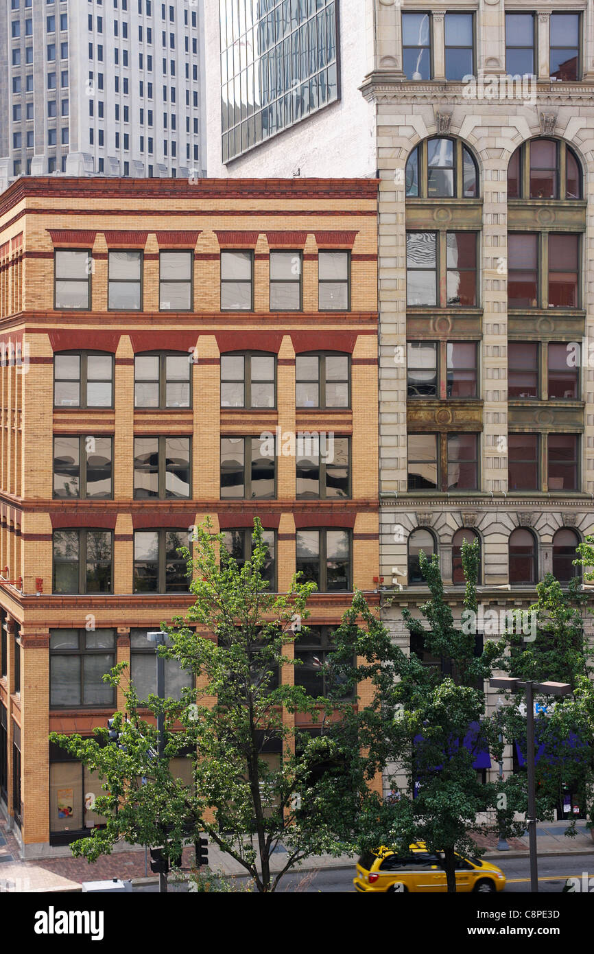 A view of urban buildings in downtown Pittsburgh Stock Photo - Alamy