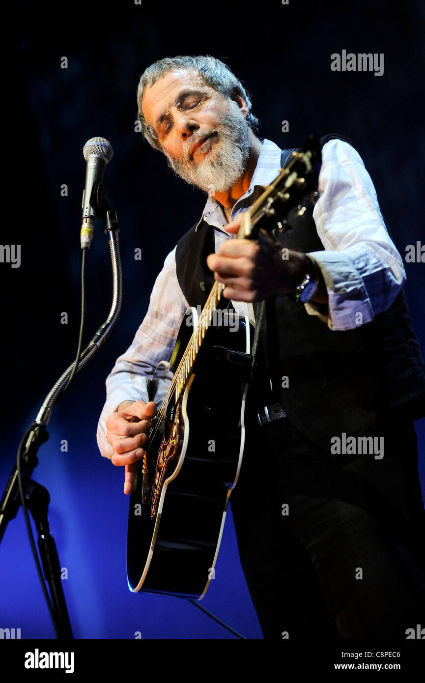 Yusuf Islam performs at the Royal Albert Hall, London, 8th December ...