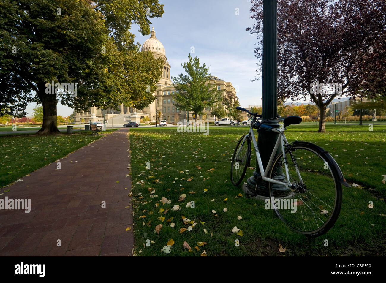 Bicycle chained to a pole hi-res stock photography and images - Alamy