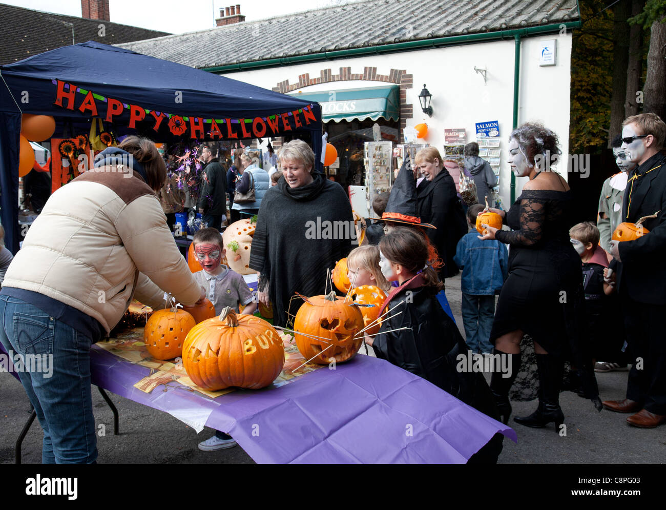 Carved pumpkins in the New forest at Halloween Stock Photo - Alamy