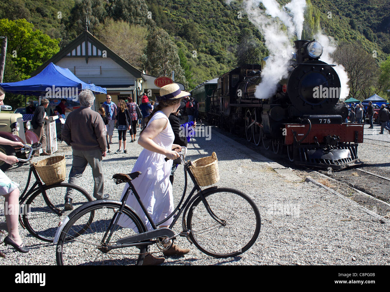 Visitors to the Kingston Flyer vintage steam train at Saturday's ...