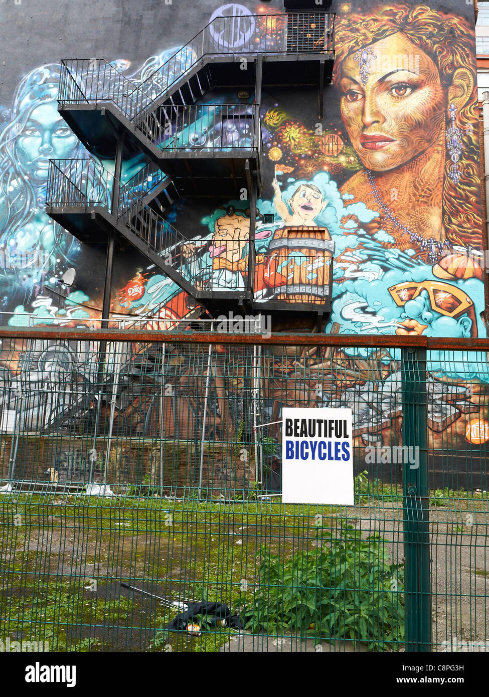 Manchester northern quarter graffiti hi-res stock photography and ...