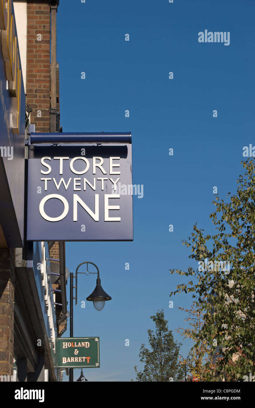 sign for the clothing and homewares retailer, store twenty one, in new ...