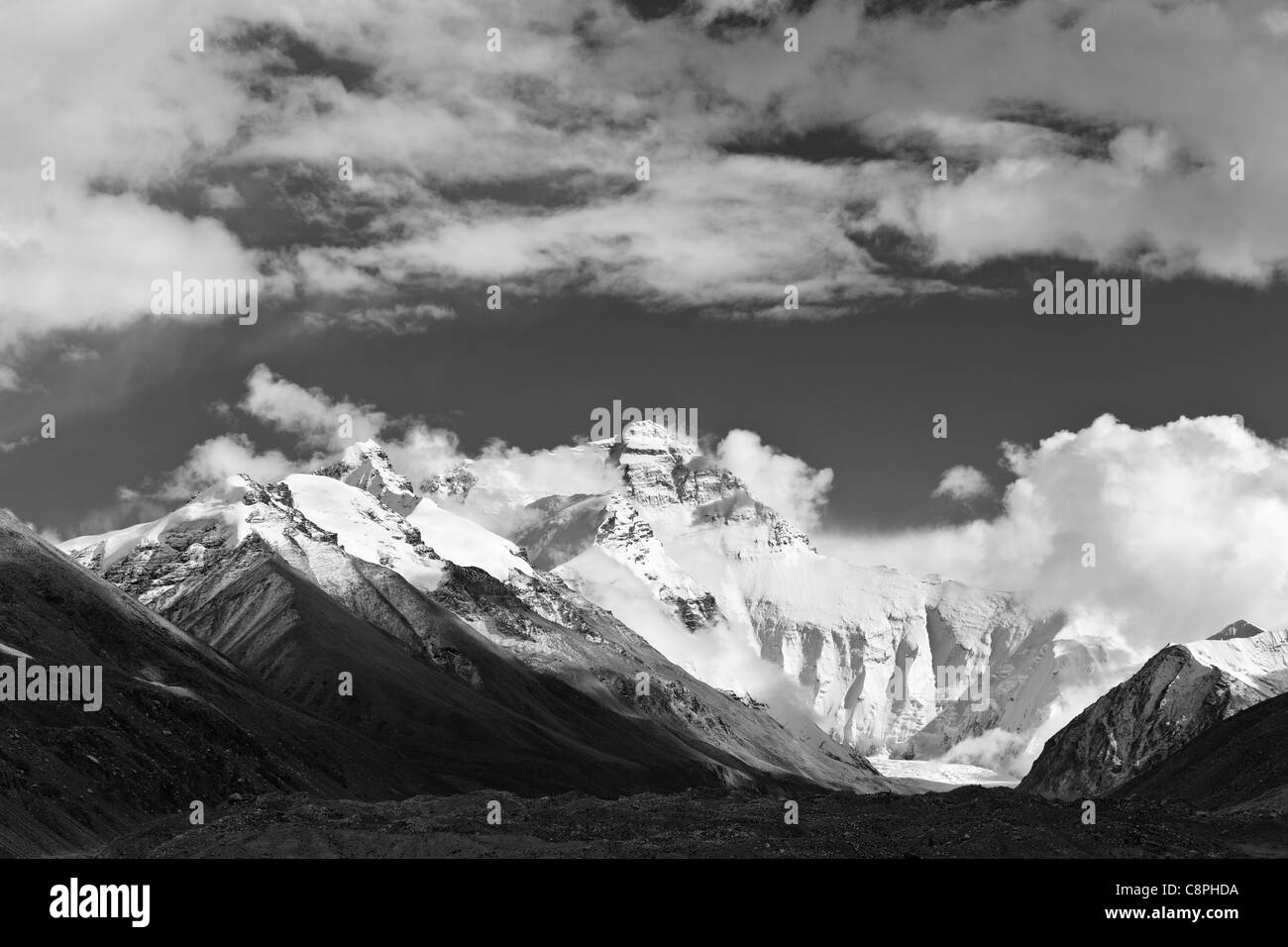 China mount Black and White Stock Photos & Images - Alamy