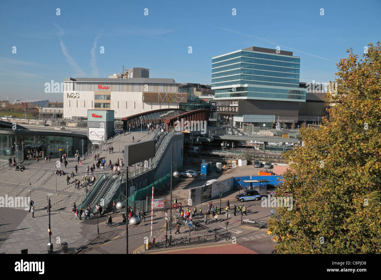The main entrance to Westfield Stratford City shopping centre, London ...
