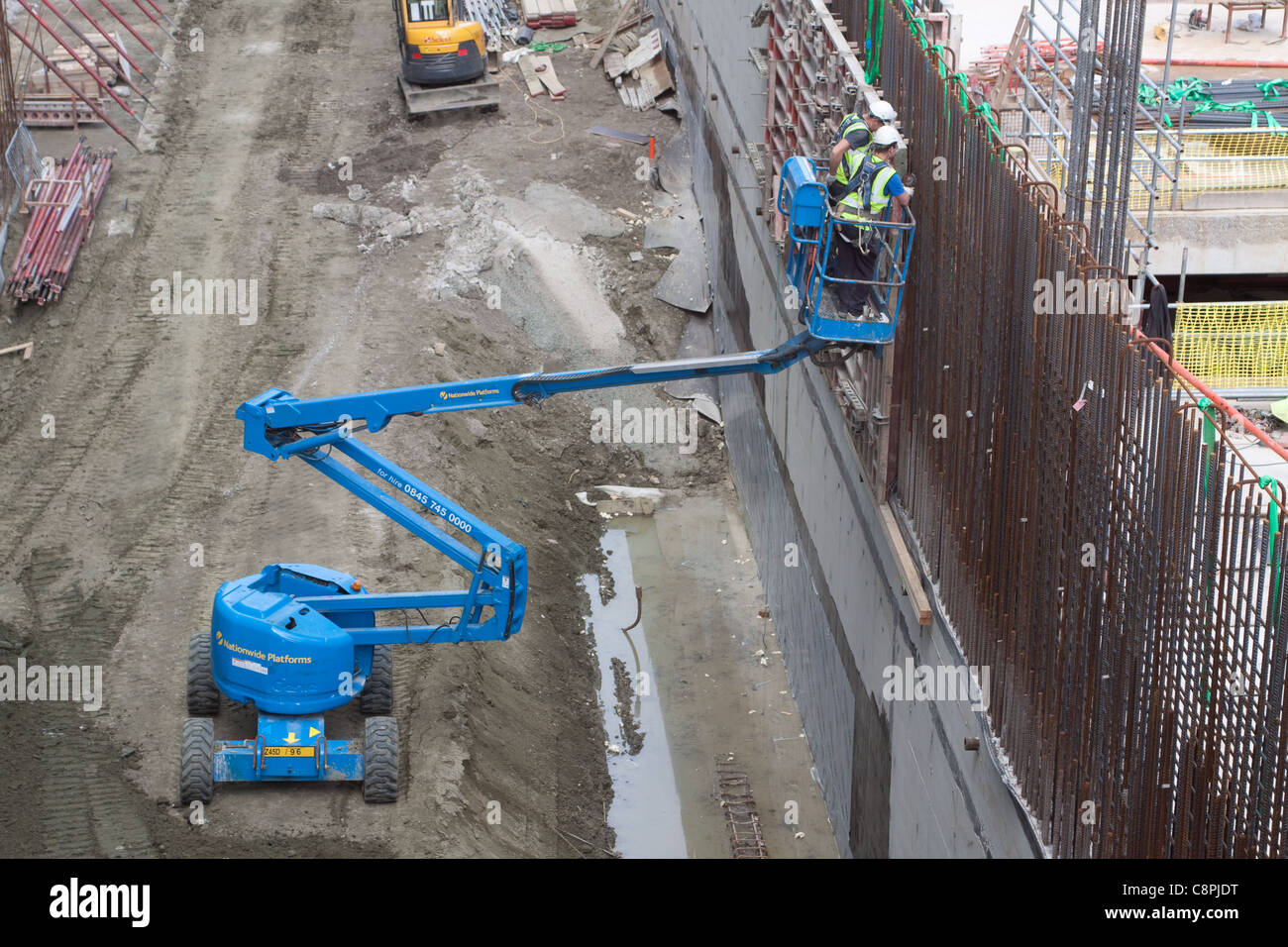 Building work being carried out in Canary Wharf, Docklands, London ...