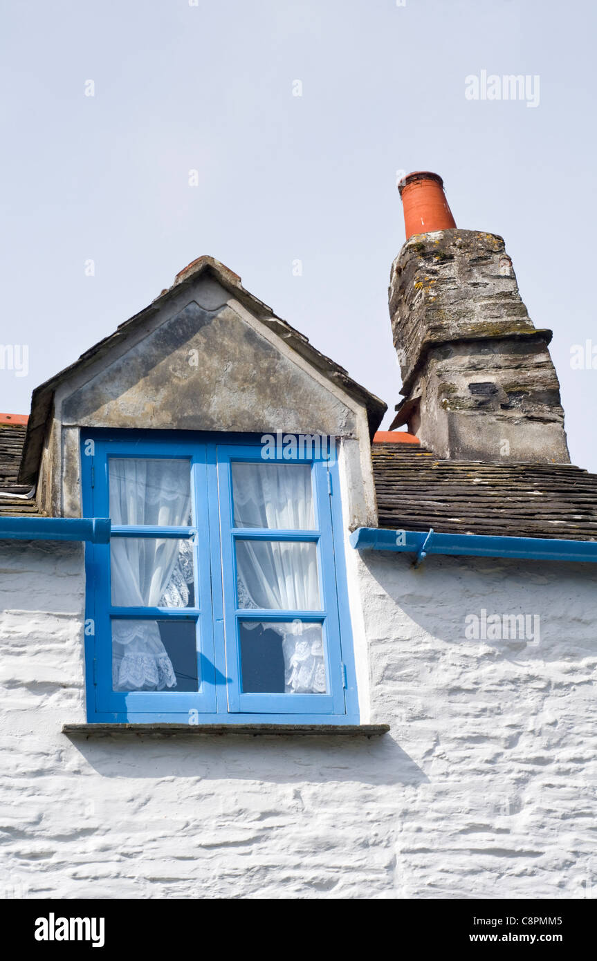 House cottage architecture chimney hi-res stock photography and images ...
