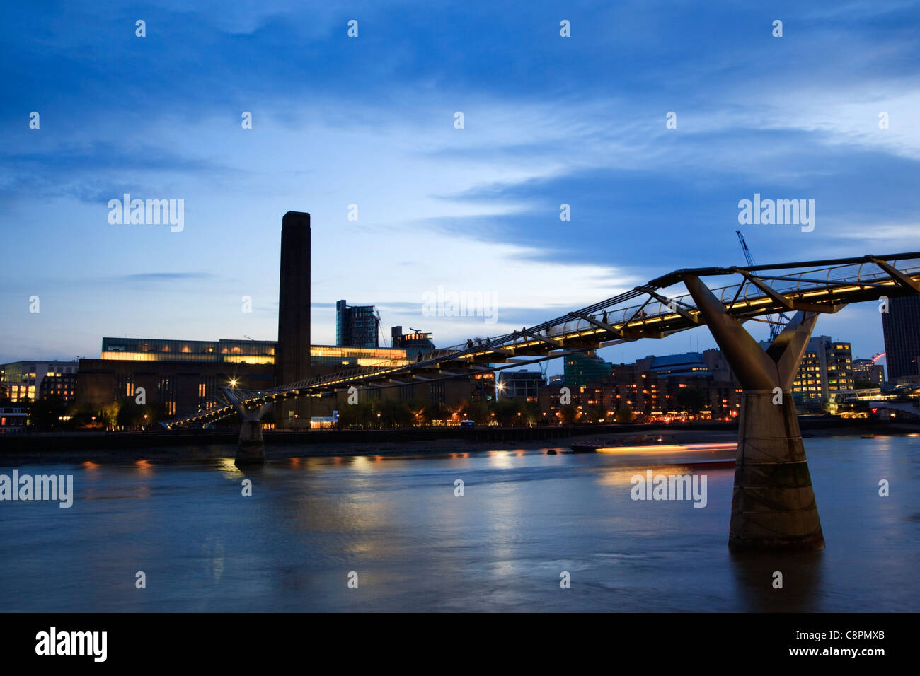 The Millennium footbridge with the Tate Modern on London's South Bank ...