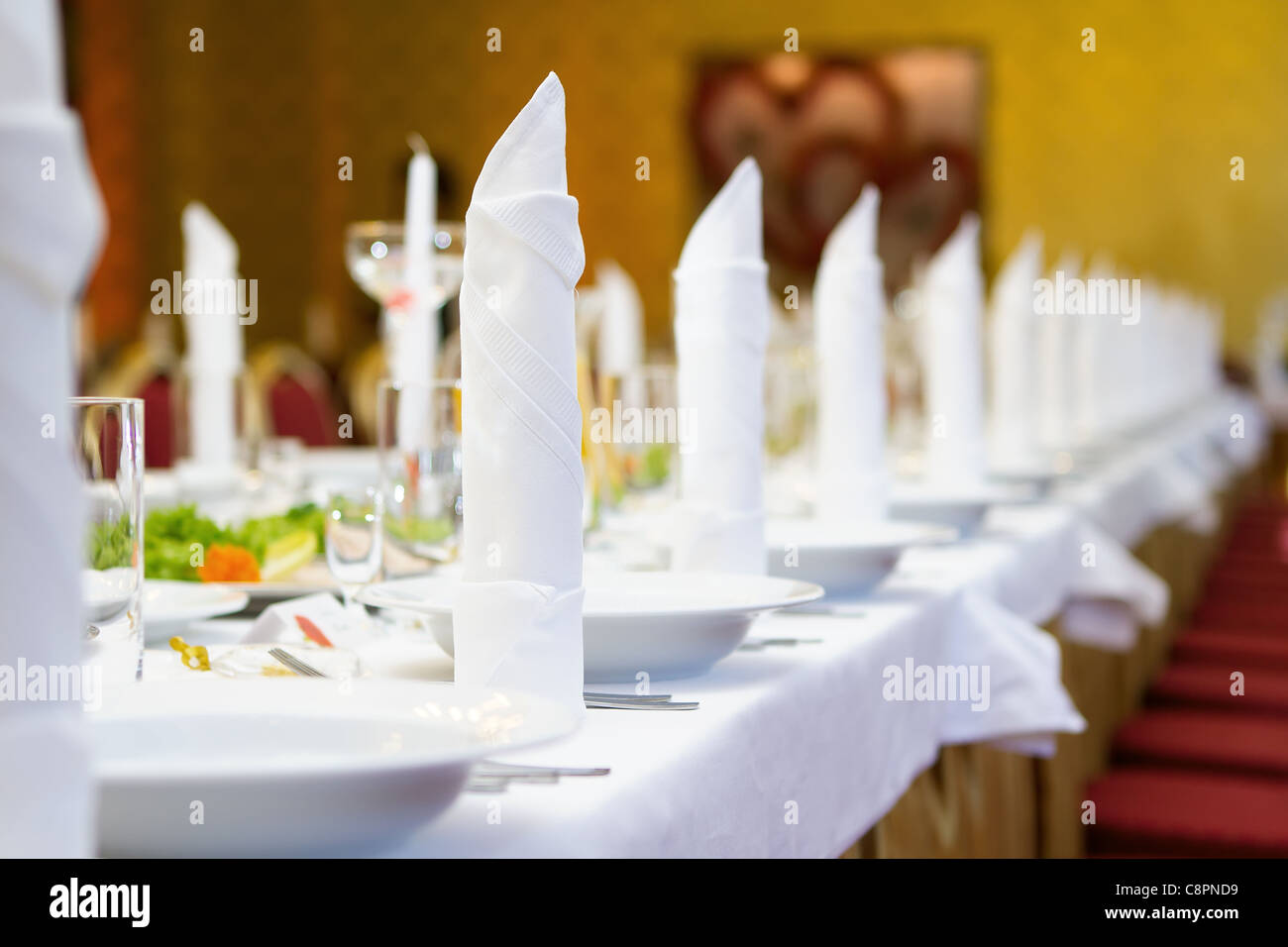 Banquet table hi-res stock photography and images - Alamy