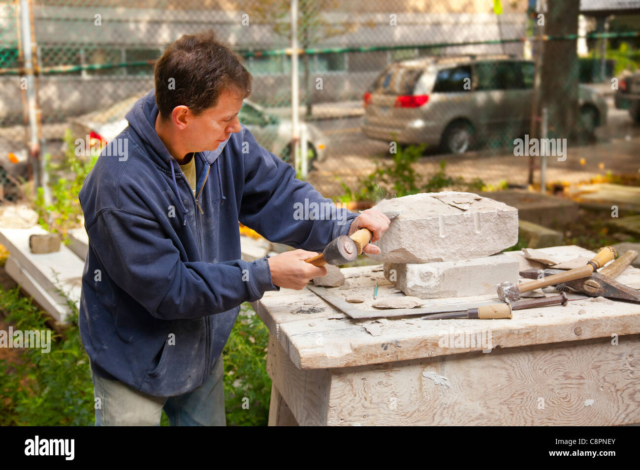 Male stonemason hi-res stock photography and images - Alamy