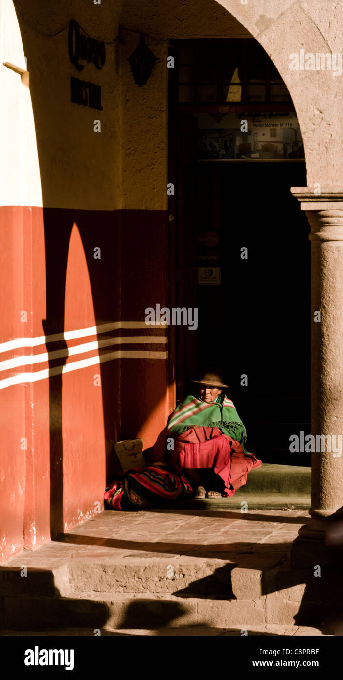 Peruvian street scene hi-res stock photography and images - Alamy