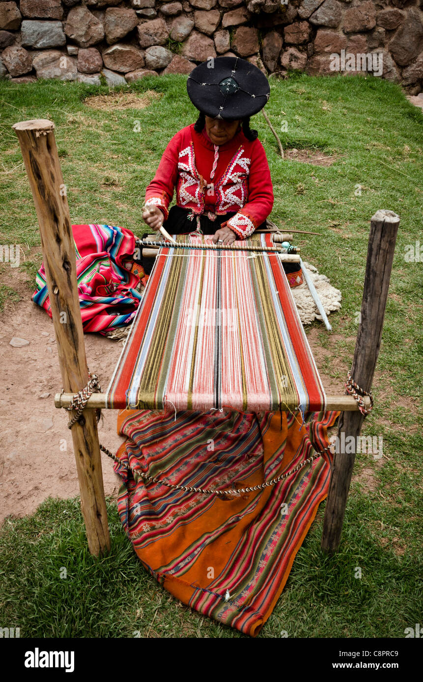 Tapestry weaving hi-res stock photography and images - Alamy