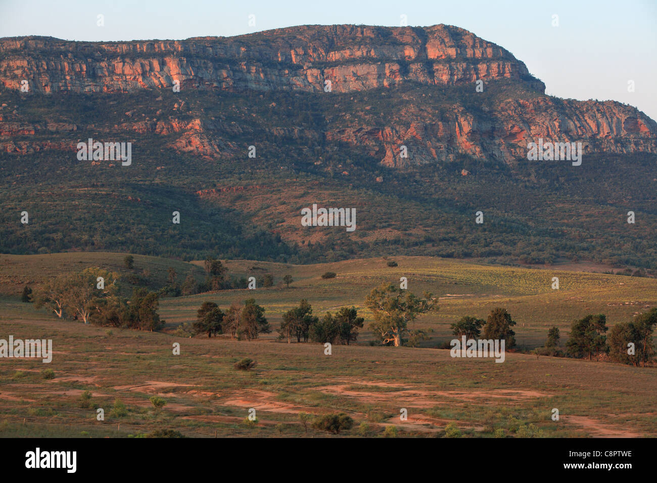 Sunset over the flinders ranges hi-res stock photography and images - Alamy
