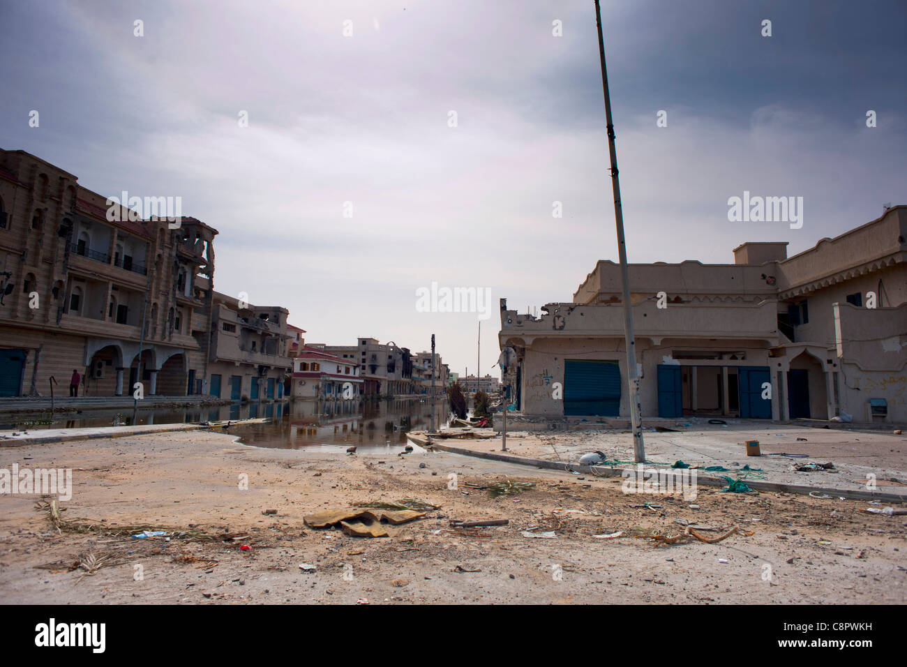 Total destruction hi-res stock photography and images - Alamy