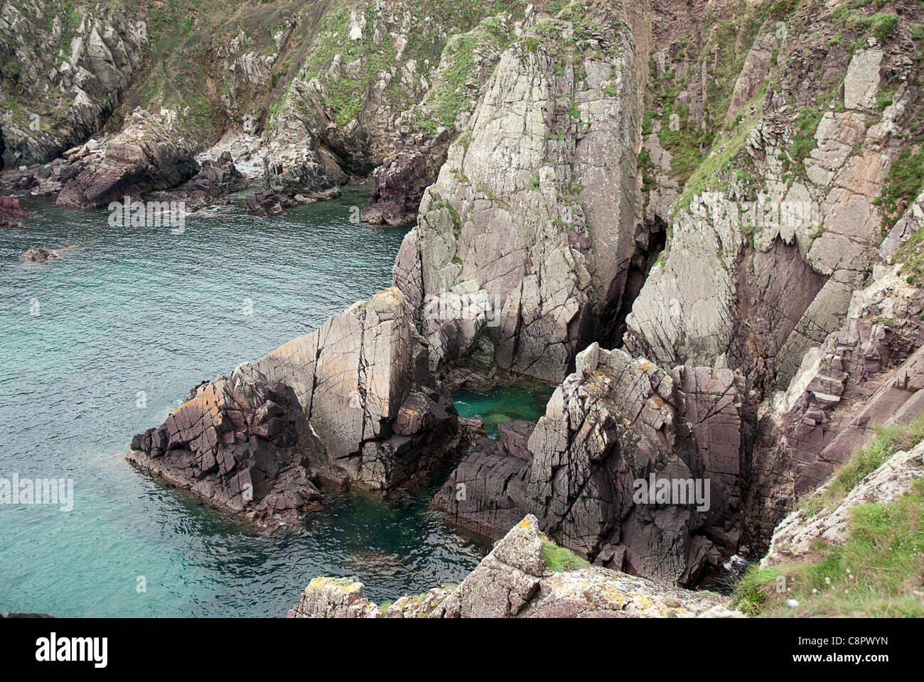 Horizontal color cliffs rocks hi-res stock photography and images - Alamy