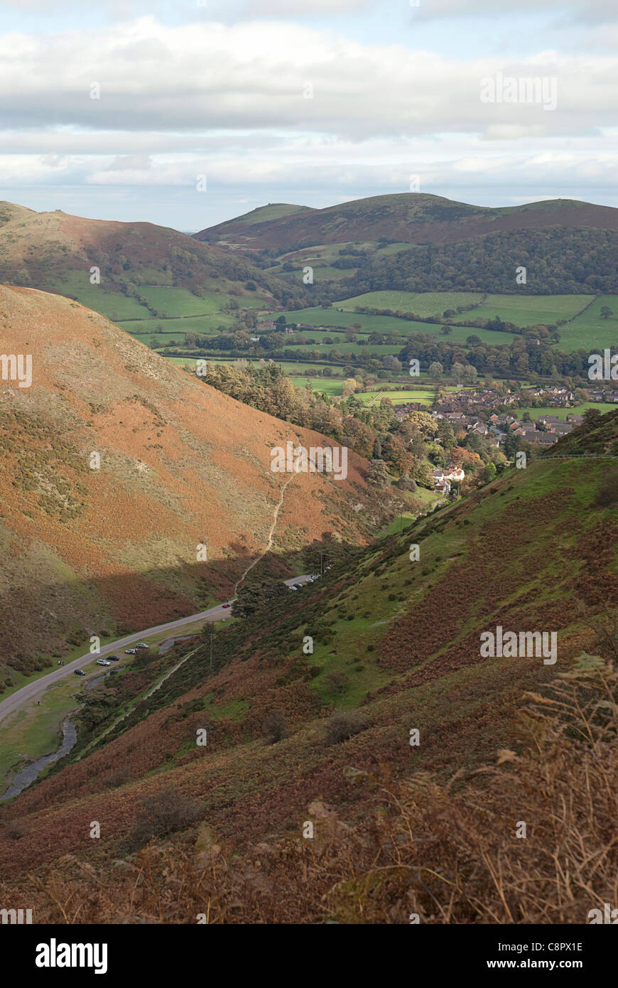 Countryside views of hills and valley hi-res stock photography and ...