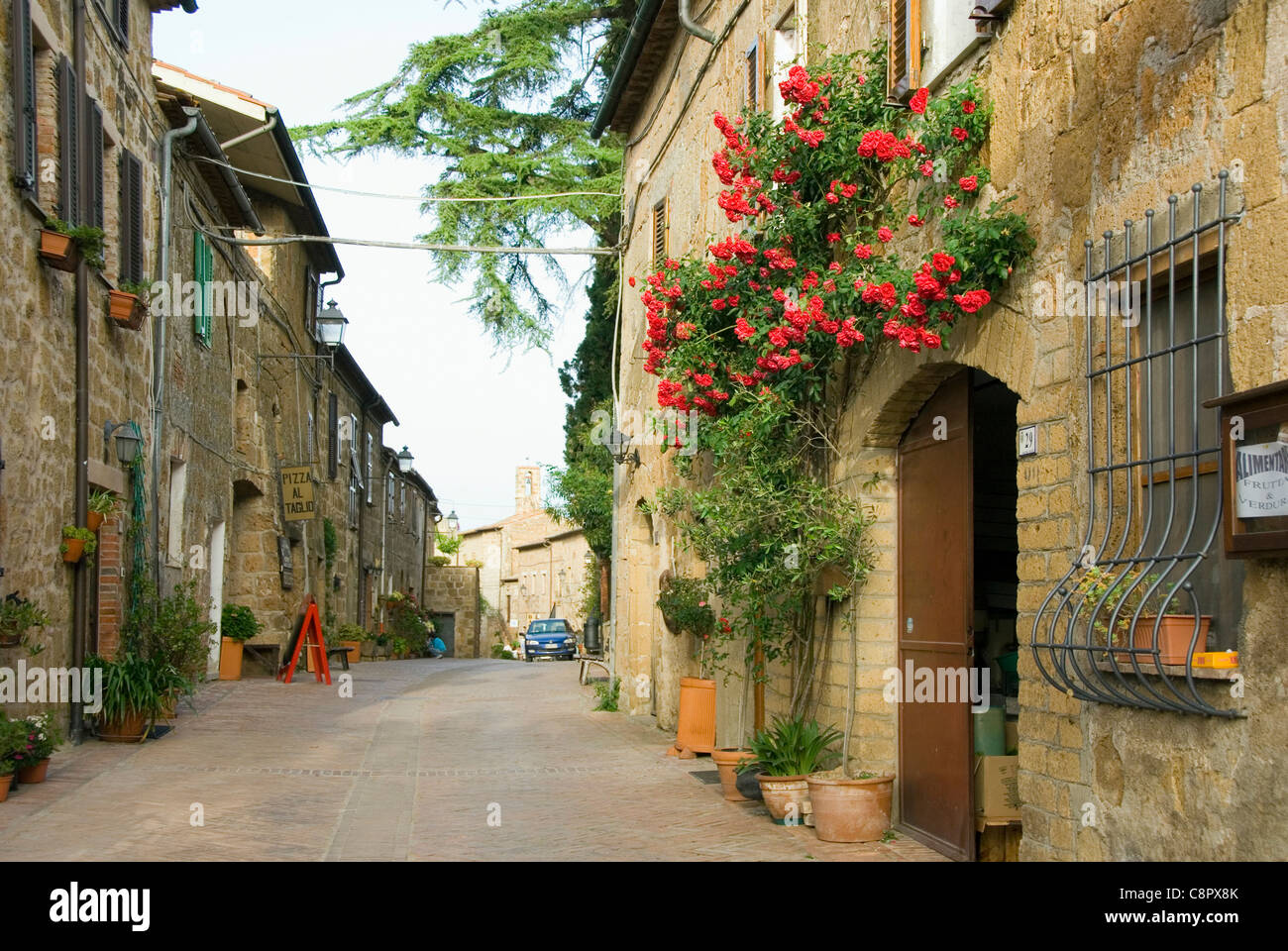 One street window architecture hi-res stock photography and images - Alamy
