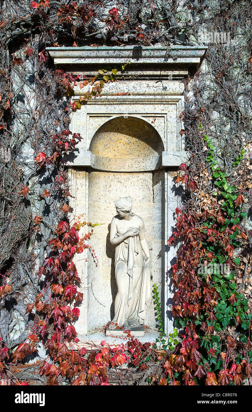 Greek statue stone hi-res stock photography and images - Alamy