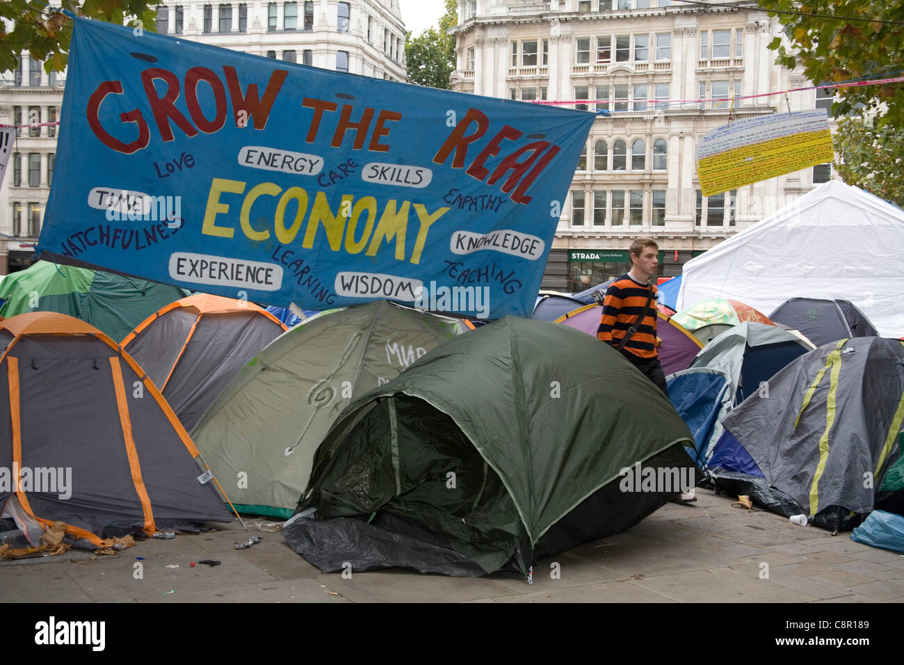 Protesters tent encampment occupying the area surrounding St.Paul's ...