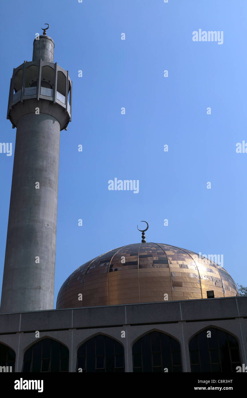 Regents park mosque architecture hi-res stock photography and images ...