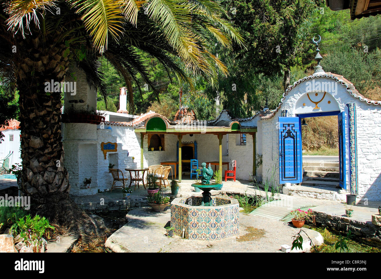 Walled courtyard hi-res stock photography and images - Alamy