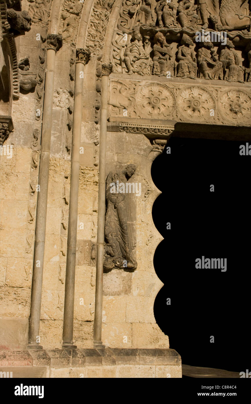 Romanesque tympanum sculpture hi-res stock photography and images - Alamy