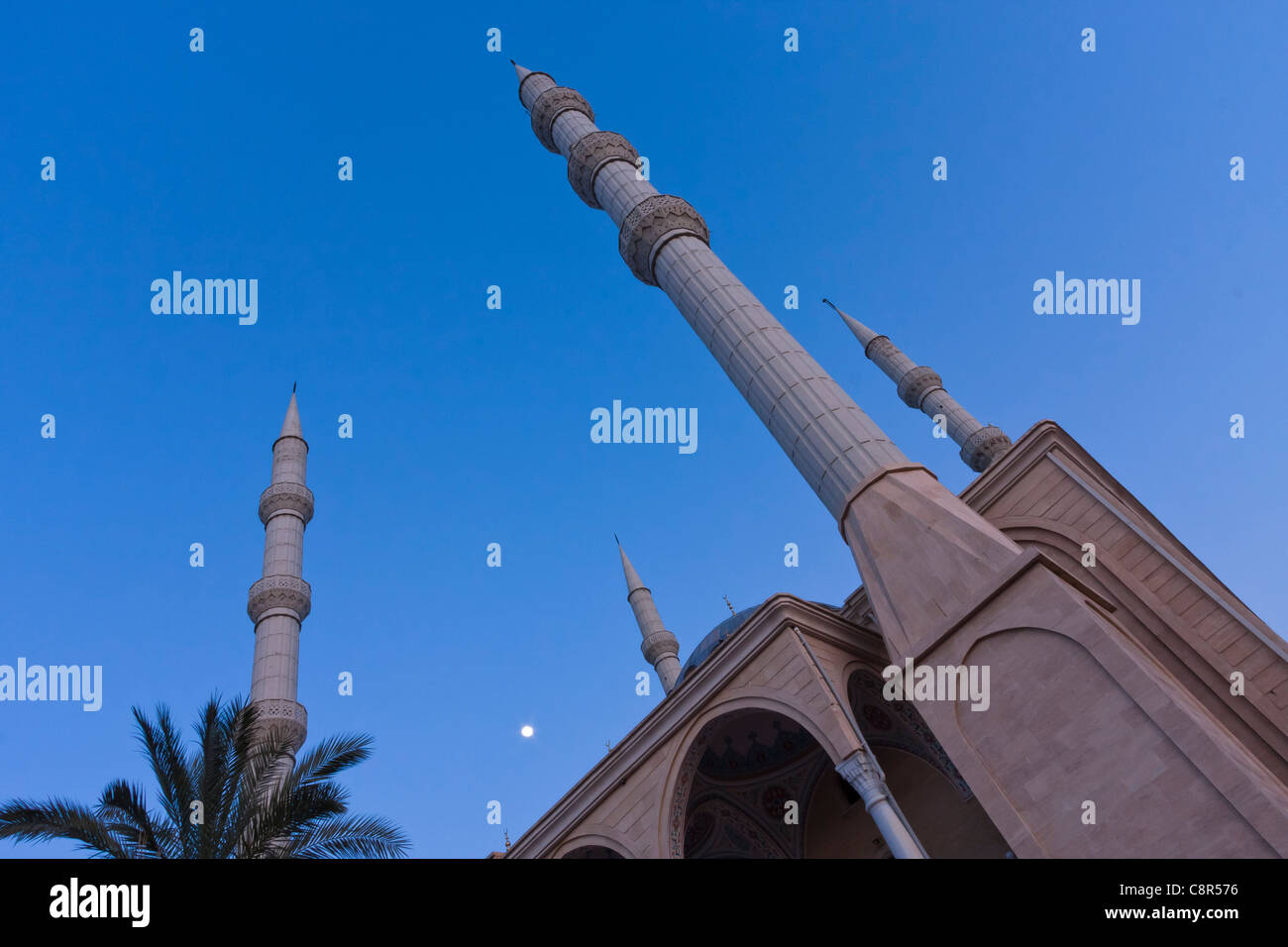 Mosque from below Stock Photo - Alamy