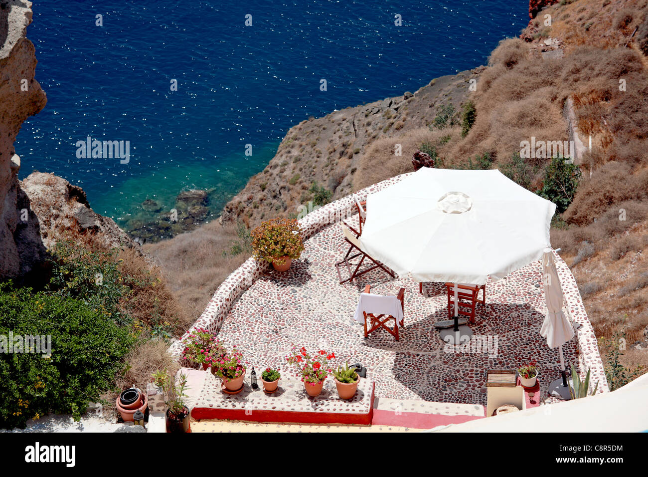 Santorini terrace hi-res stock photography and images - Alamy