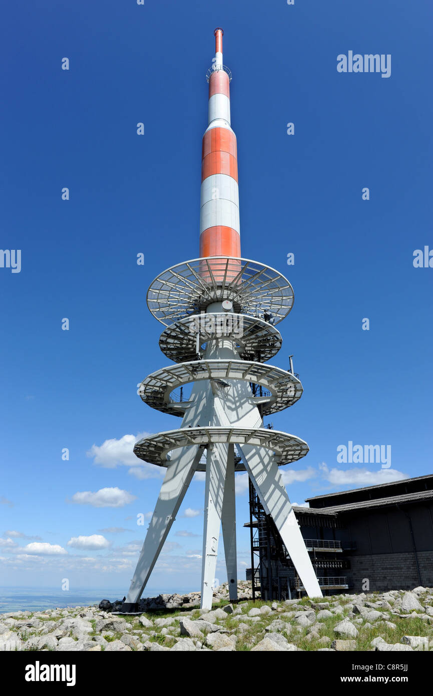Tv transmitters hi-res stock photography and images - Alamy