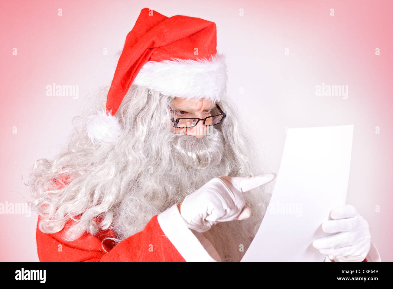 Man reads letter hi-res stock photography and images - Alamy