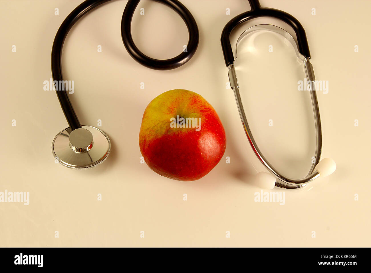 Stethoscope on table hi-res stock photography and images - Alamy