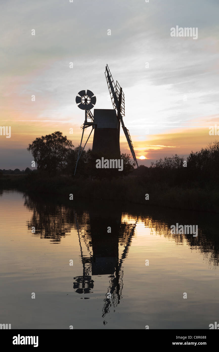 Iconic norfolk windmills hi-res stock photography and images - Alamy