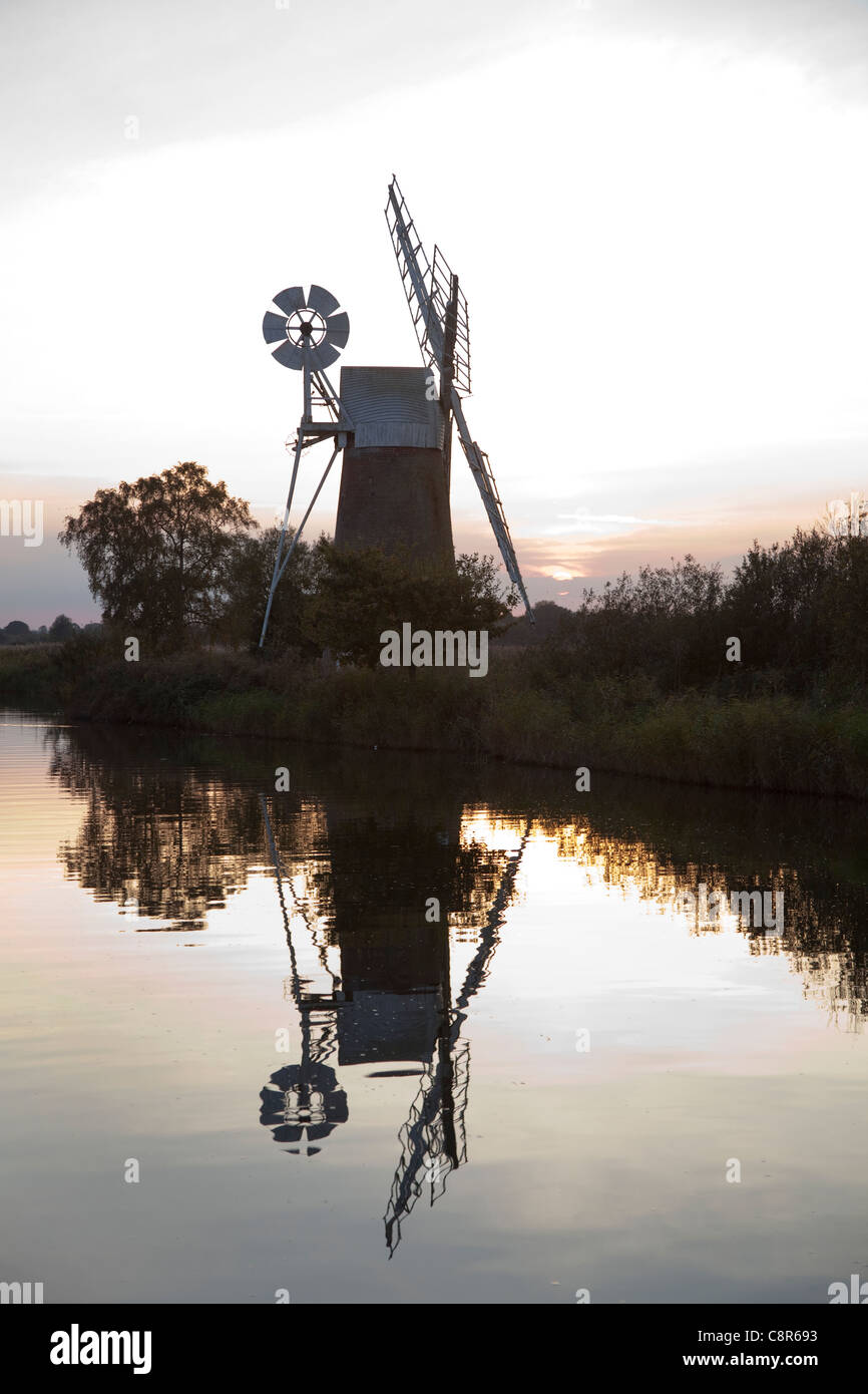 Boating river windmills windmill hi-res stock photography and images ...