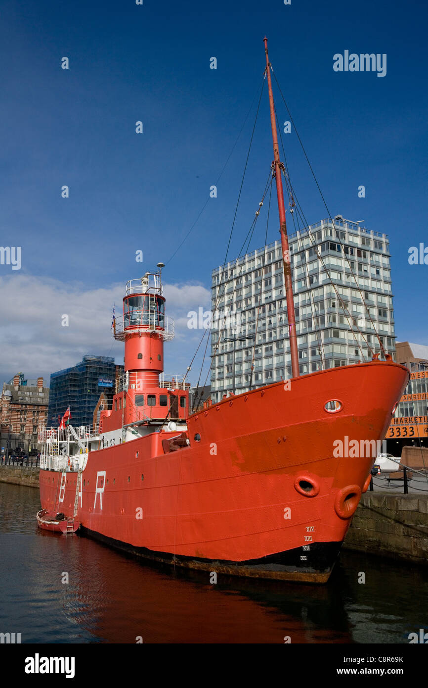Boat bar hi-res stock photography and images - Alamy