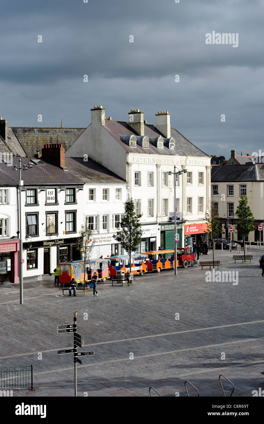 Caernarfon castle train hi-res stock photography and images - Alamy