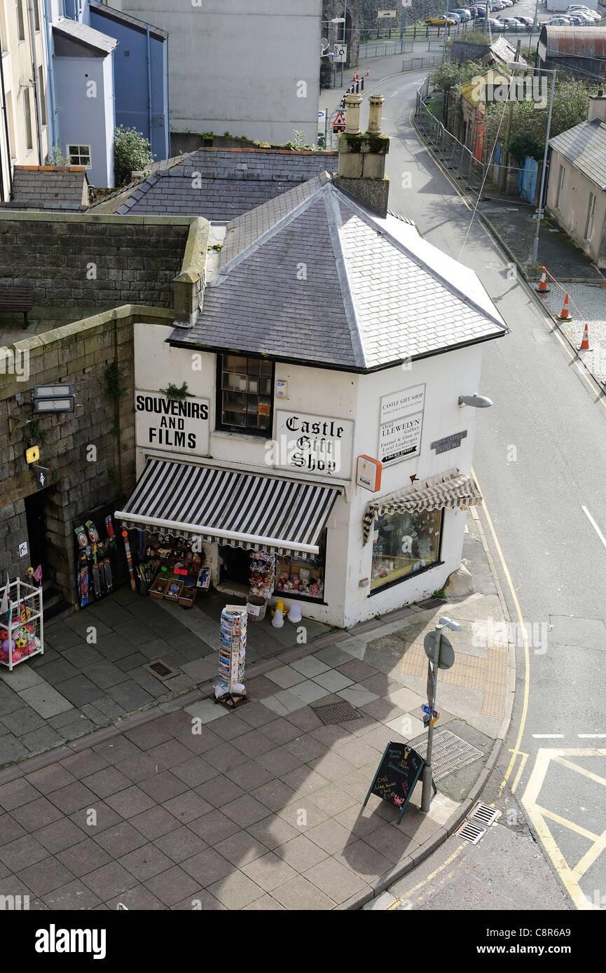 The castle gift shop caernarfon gwynedd north wales Stock Photo - Alamy