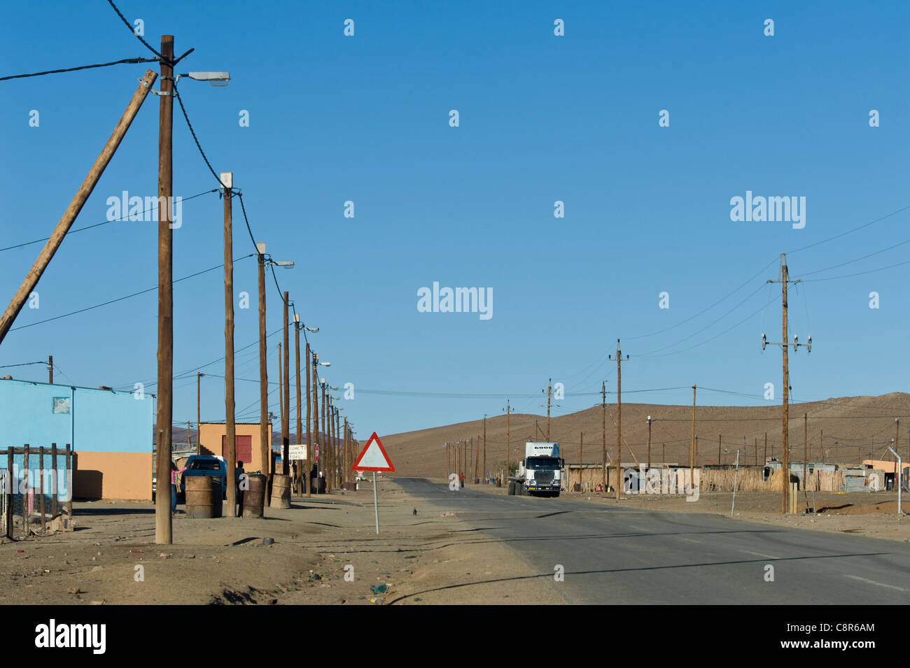 Powerlines along road hi-res stock photography and images - Alamy
