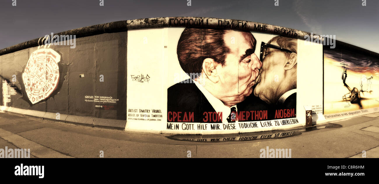 Berlin wall mural hi-res stock photography and images - Alamy
