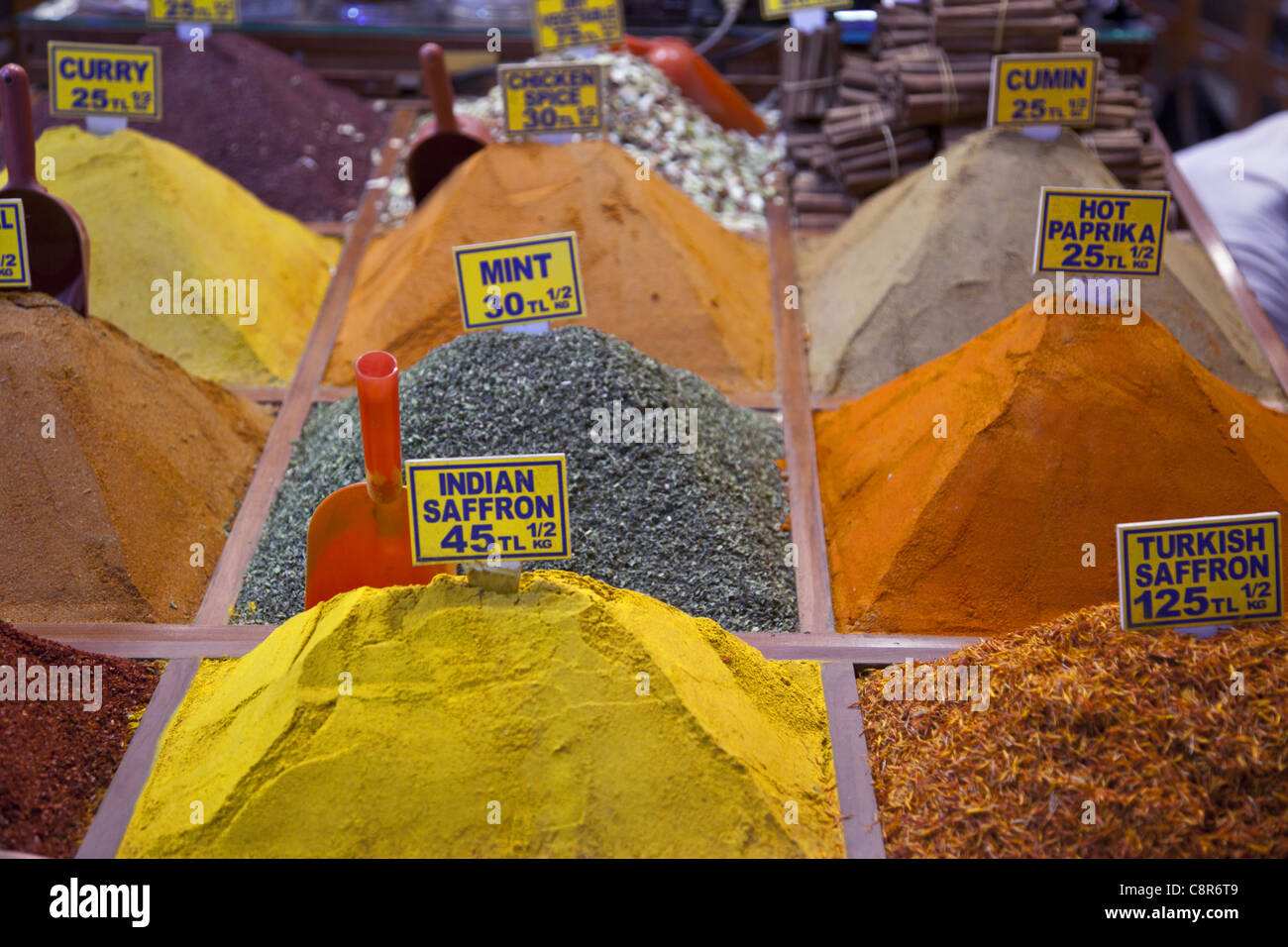 Misir Carsisi, spice bazaar, interieur, Istanbul, Turkey , Europe Stock ...