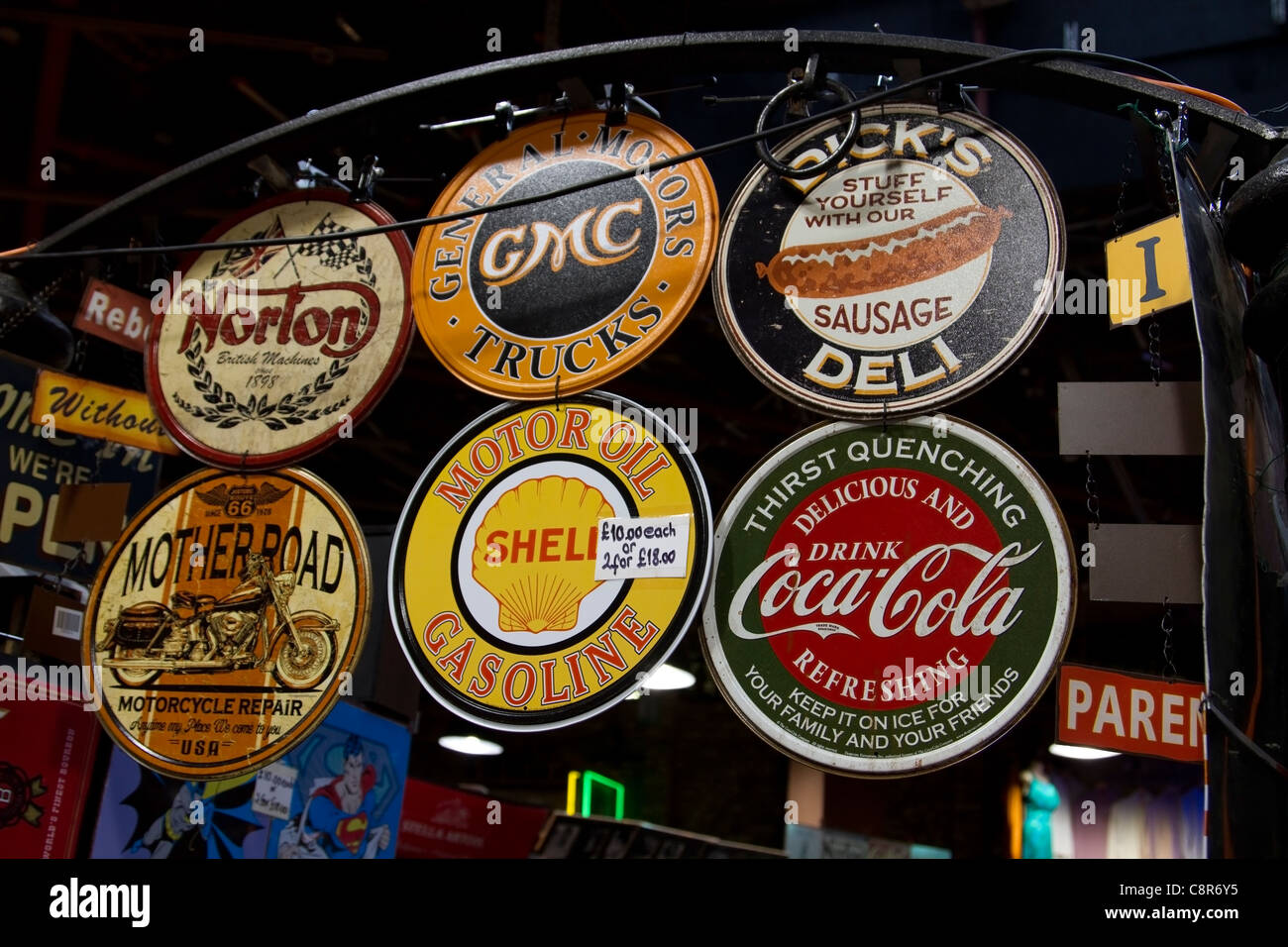 Retro signs hi-res stock photography and images - Alamy