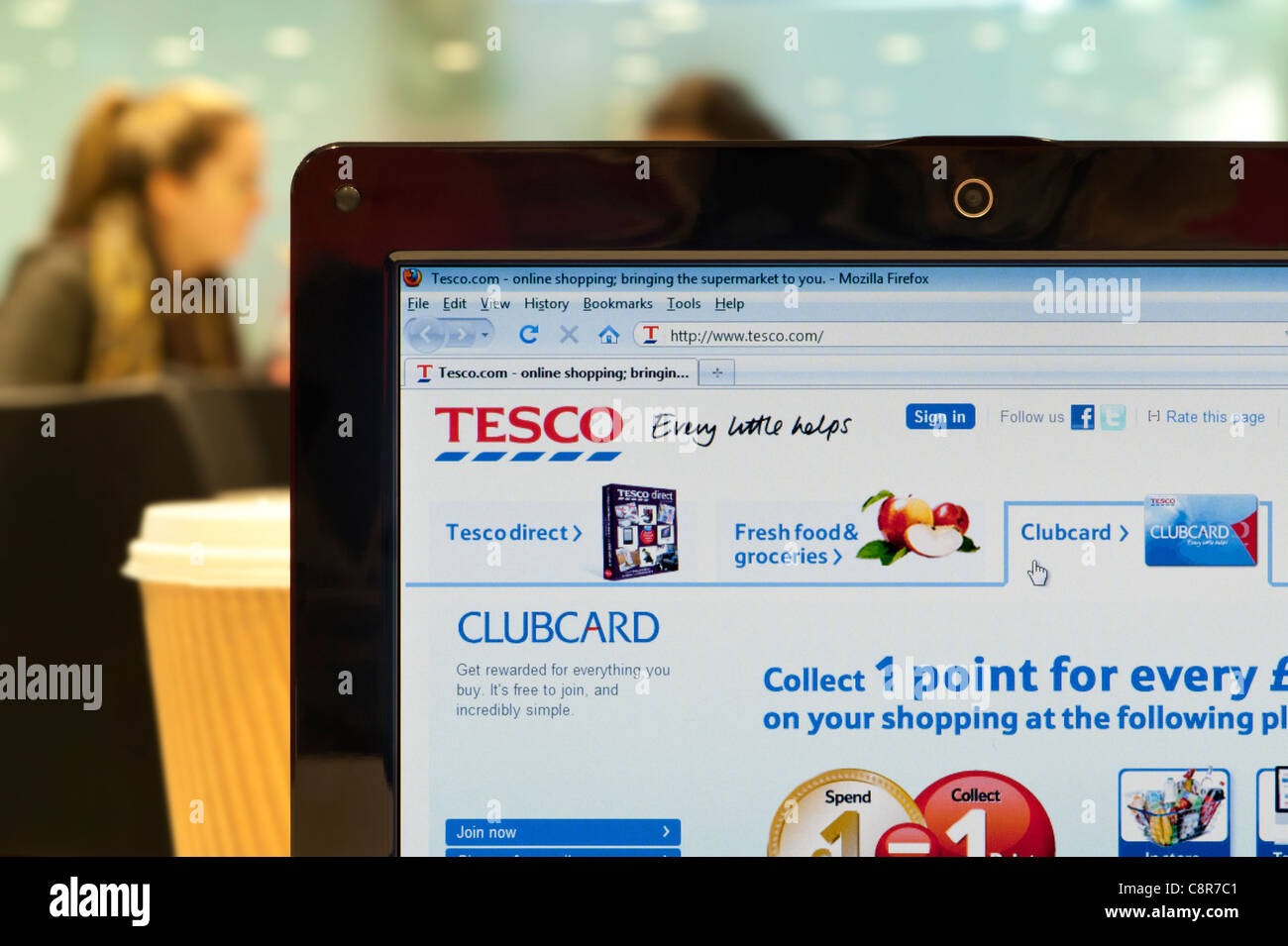 People shopping in tesco hi-res stock photography and images - Alamy
