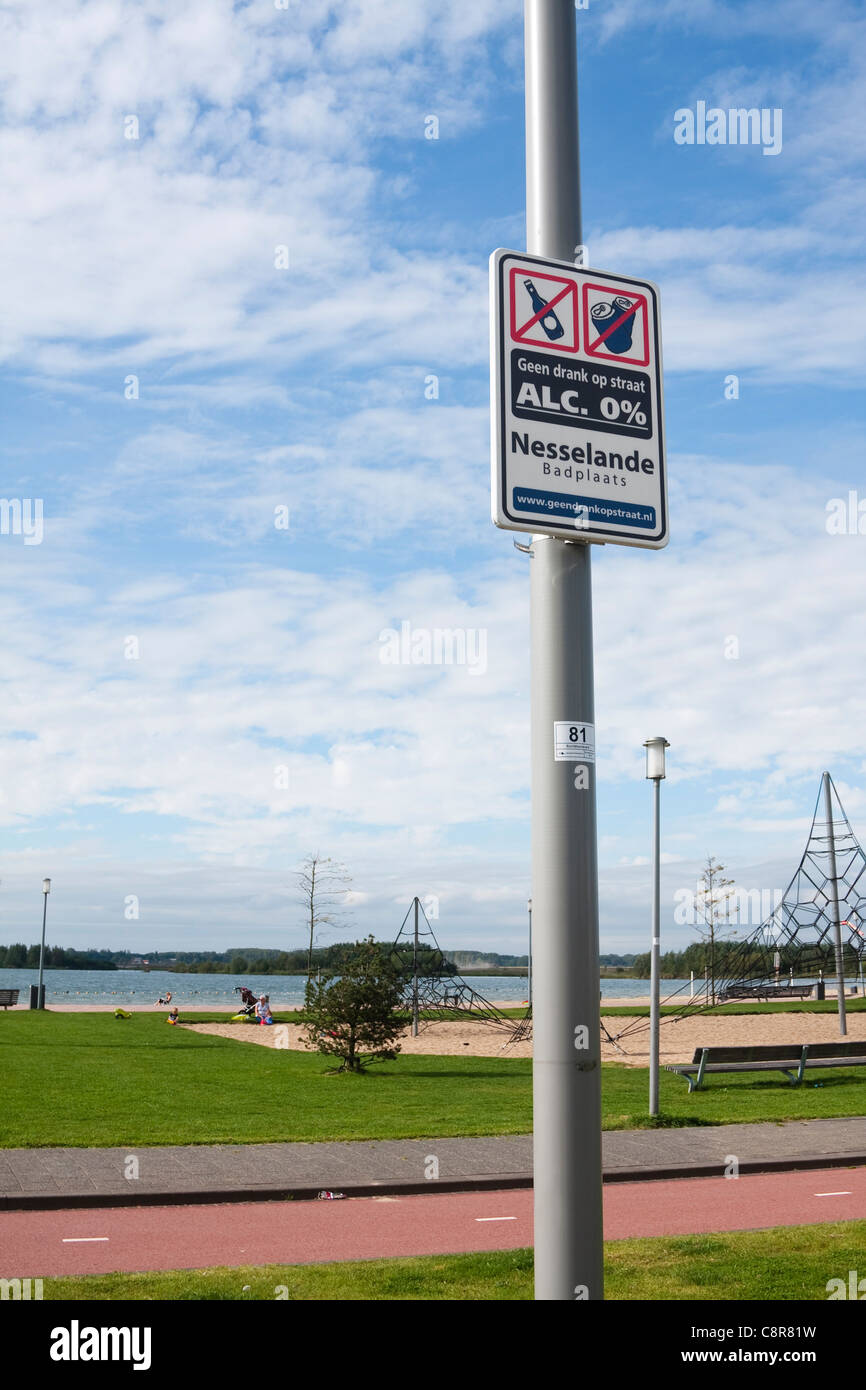 Alcohol signage hi-res stock photography and images - Alamy