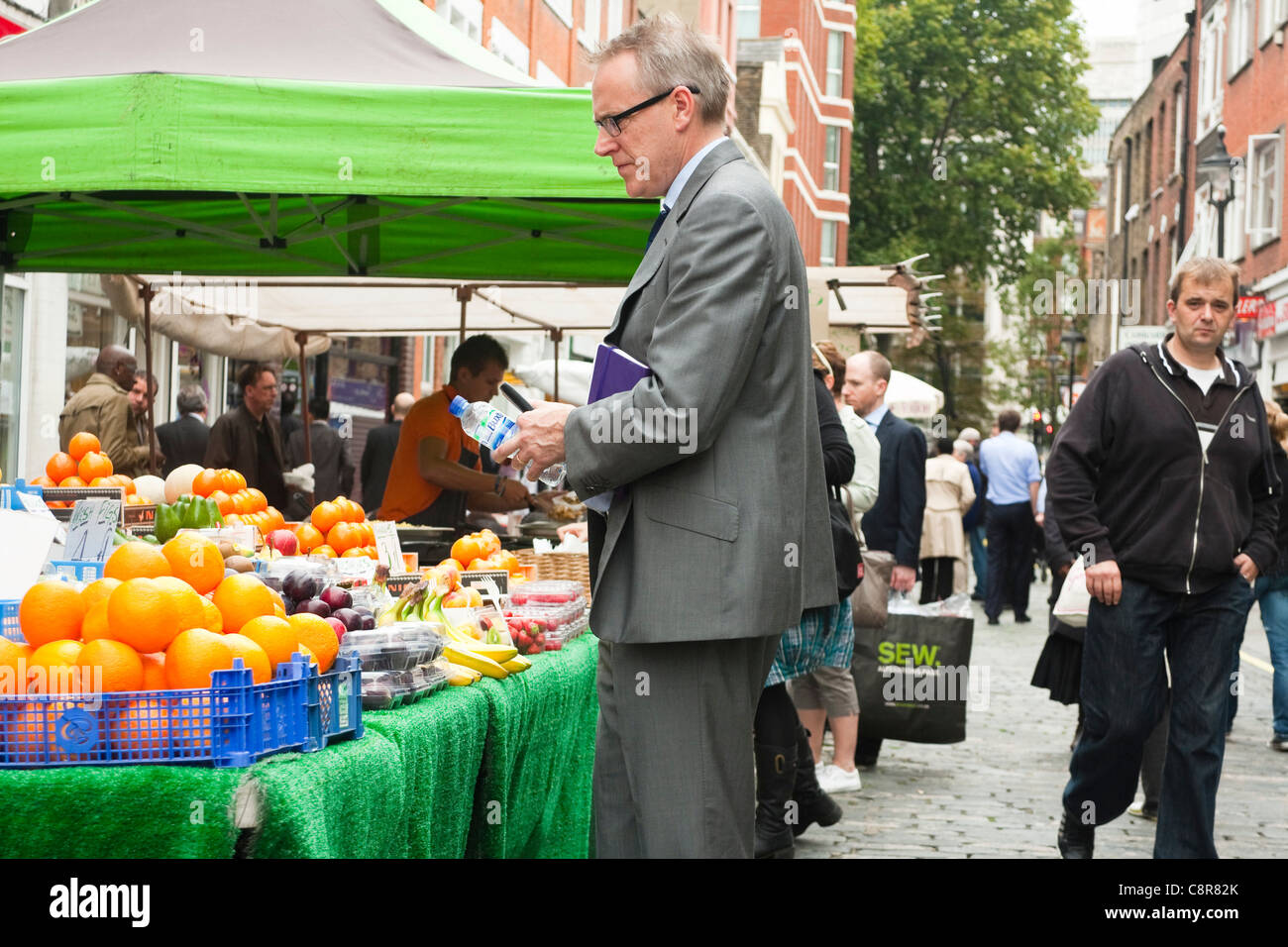 Man men male adult adults stall hi-res stock photography and images - Alamy