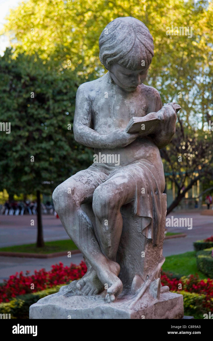 Statue of a boy reading, Bilbao, Basque Country, Spain Stock Photo - Alamy