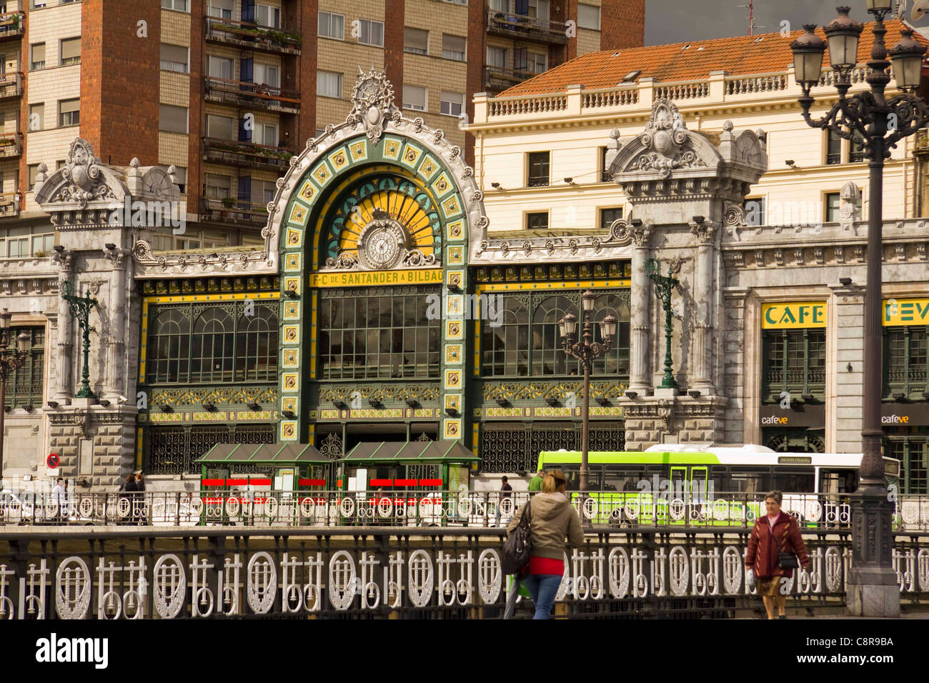 Santander station hi-res stock photography and images - Alamy