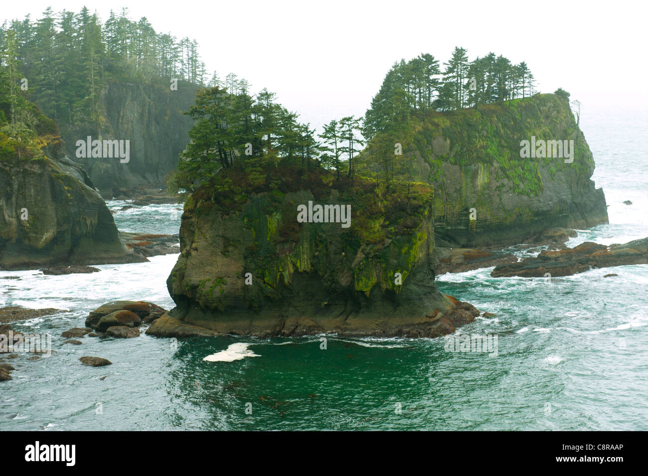 Ocean and rock image hi-res stock photography and images - Alamy